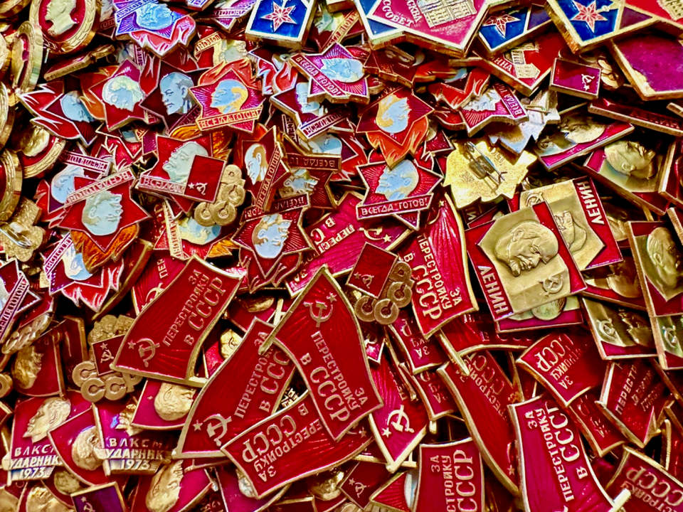Lot 100 Assorted Pins & CCCP 1917-1991 Orders & Medals Book included W ...
