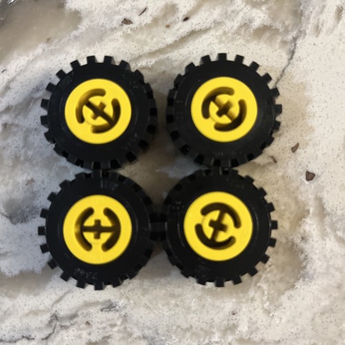 LEGO Technic Set of 4 Wheels (Yellow Hubs w/ Rubber Tires) 2346 And ...