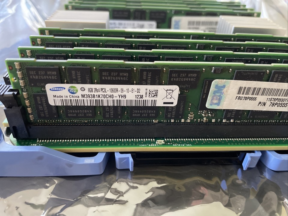 IBM Power 7 8-Slot DDR3 Memory Riser Card 00E0638 With 8x 8GB 2Rx4 PC3L ...