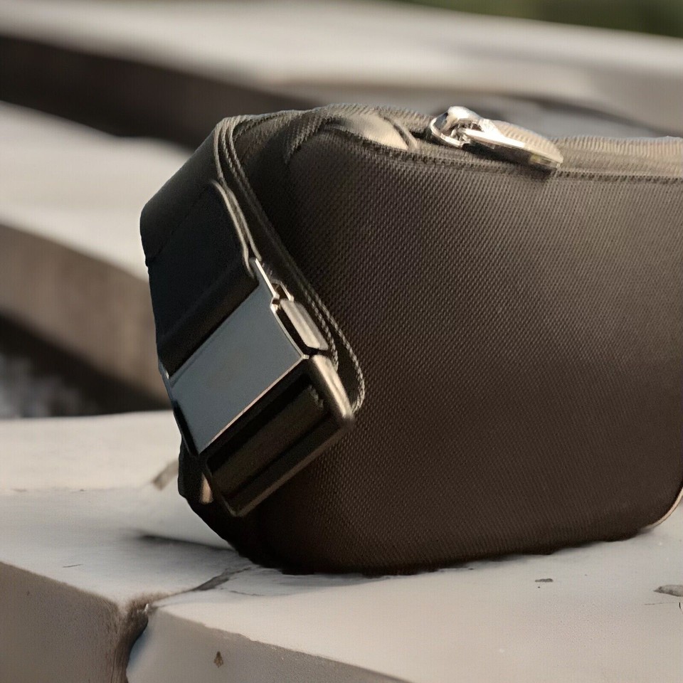 NEW-Tumi Arrive Messina Utility Pouch $495 Black | eBay