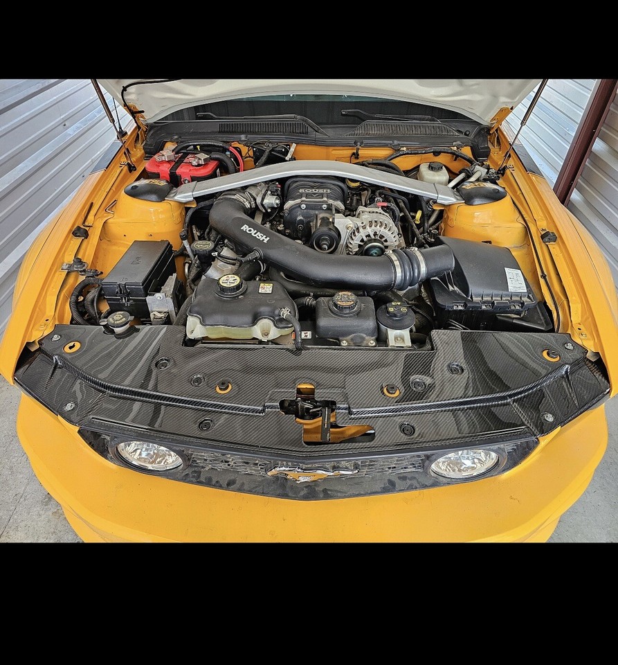 05-14 Mustang black plastic Strut Tower Covers Caps (pony) V6,GT,GT500 ...