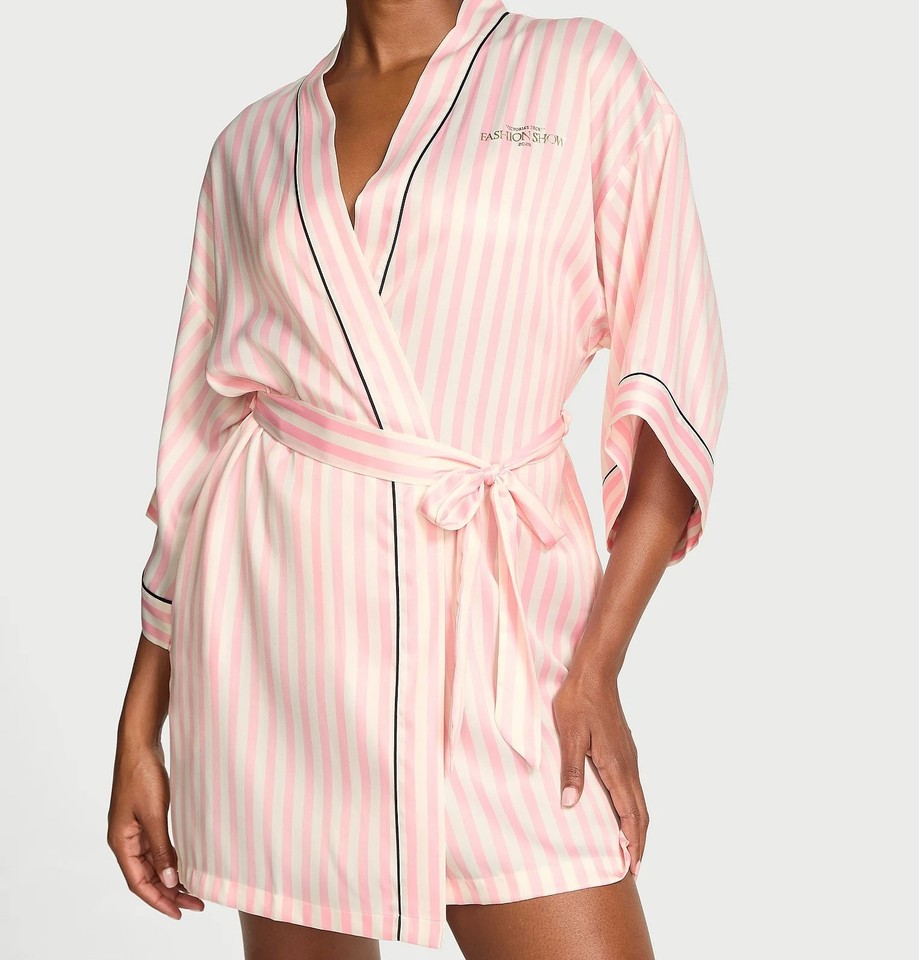 Victoria’s Secret Fashion Show 2025 Rhinestone Angel Wings Robe Stripe ...