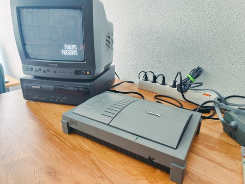 Philips 450 Model CDI + RegionFree Player cd-i Retro Gaming Console ...