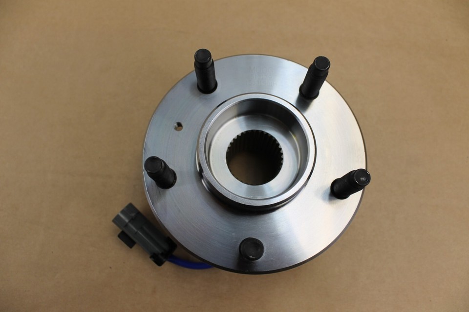 Moog Front Wheel Bearing/Hub Assembly for Certain 2001-2016 GM Vehicles ...