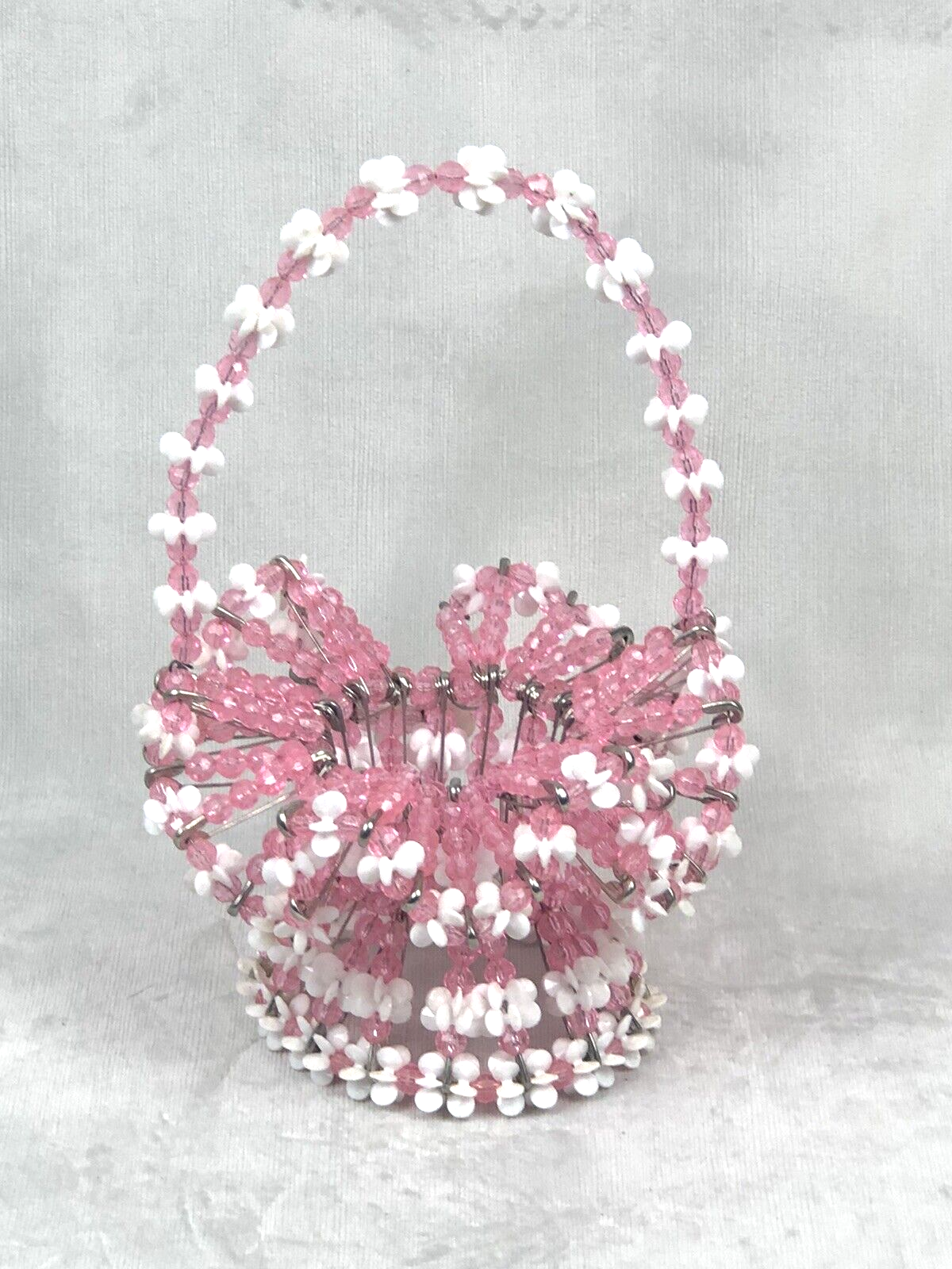 Vintage Safety Pin Plastic Beaded Basket Blue & White 11" Mid Century ...