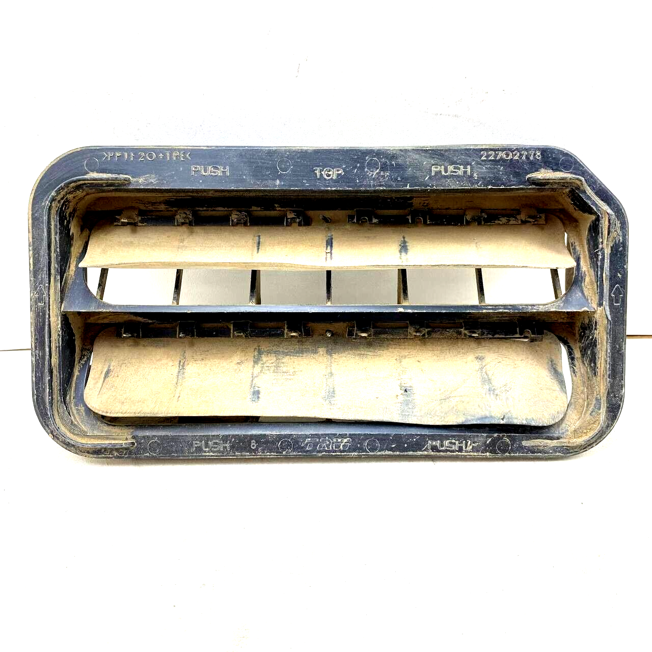 2013-2015 Chevy Malibu Quarter Panel Air Pressure Relief Valve OEM ...