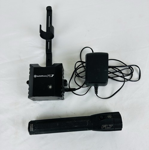 Smith & WessonRechargeable Flashlight Model FL7 Tactical Light | eBay