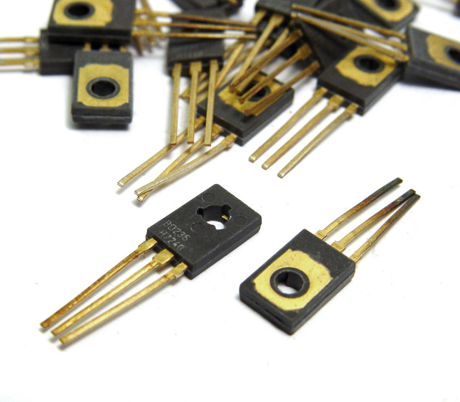 18x BD236 / BD 236 Transistor, alte Produktion, vergoldete Anschlüsse ...
