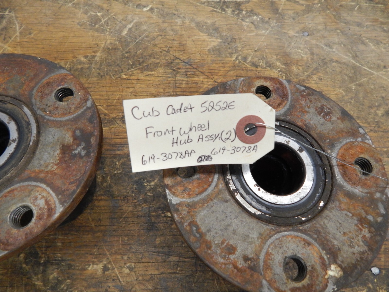 Cub Cadet 5252E Tractor Front Wheel Hubs (2) 619-3078AP, 619-3078A | eBay