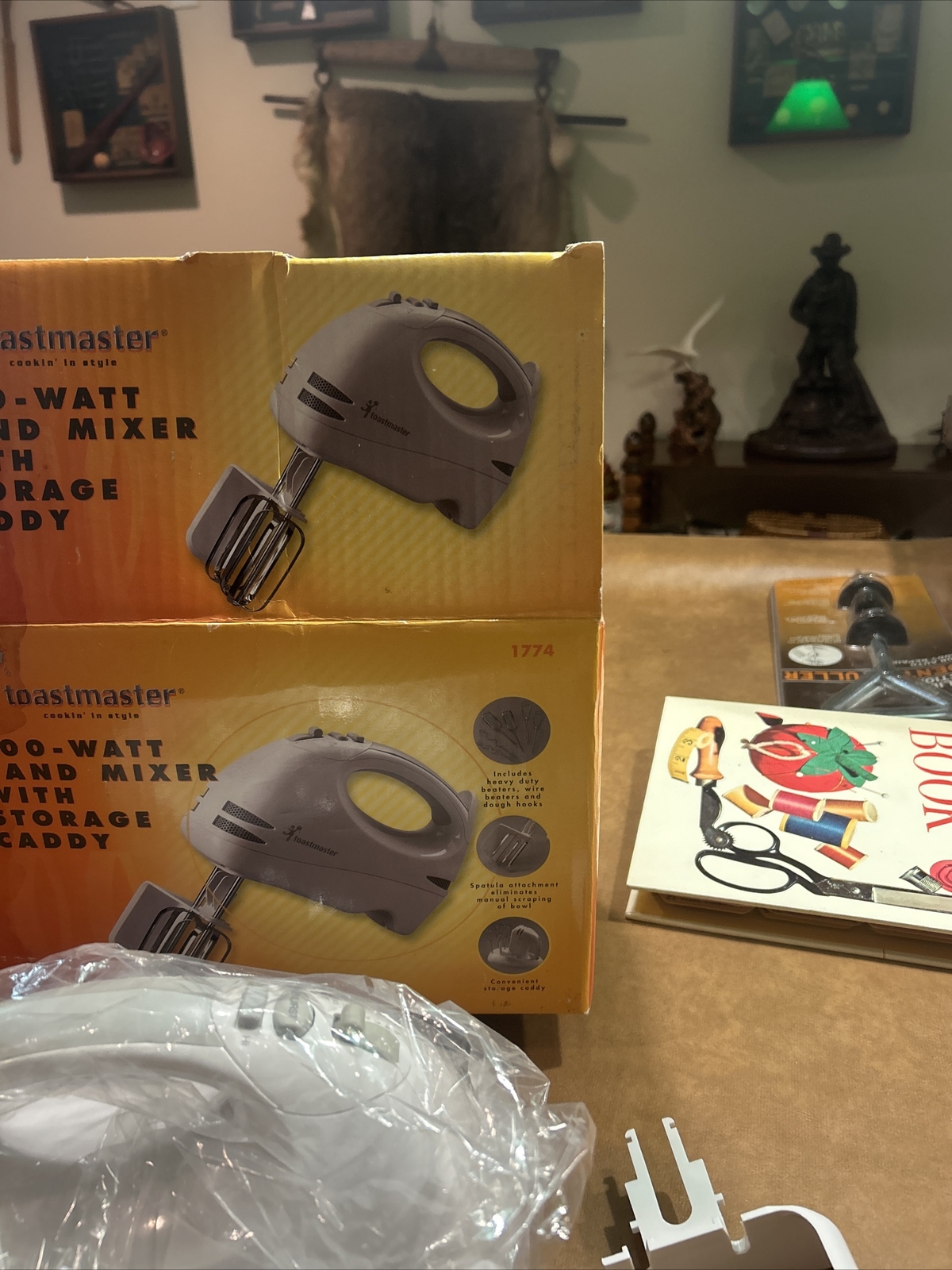 Toastmaster 200 Watt Hand Mixer with storage caddy 1774 for sale online ...