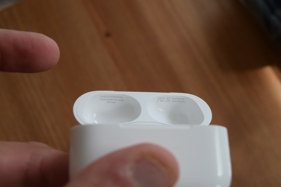 Apple AirPods Pro Wireless Headphones with Charging Case a2190 emc 3326 ...