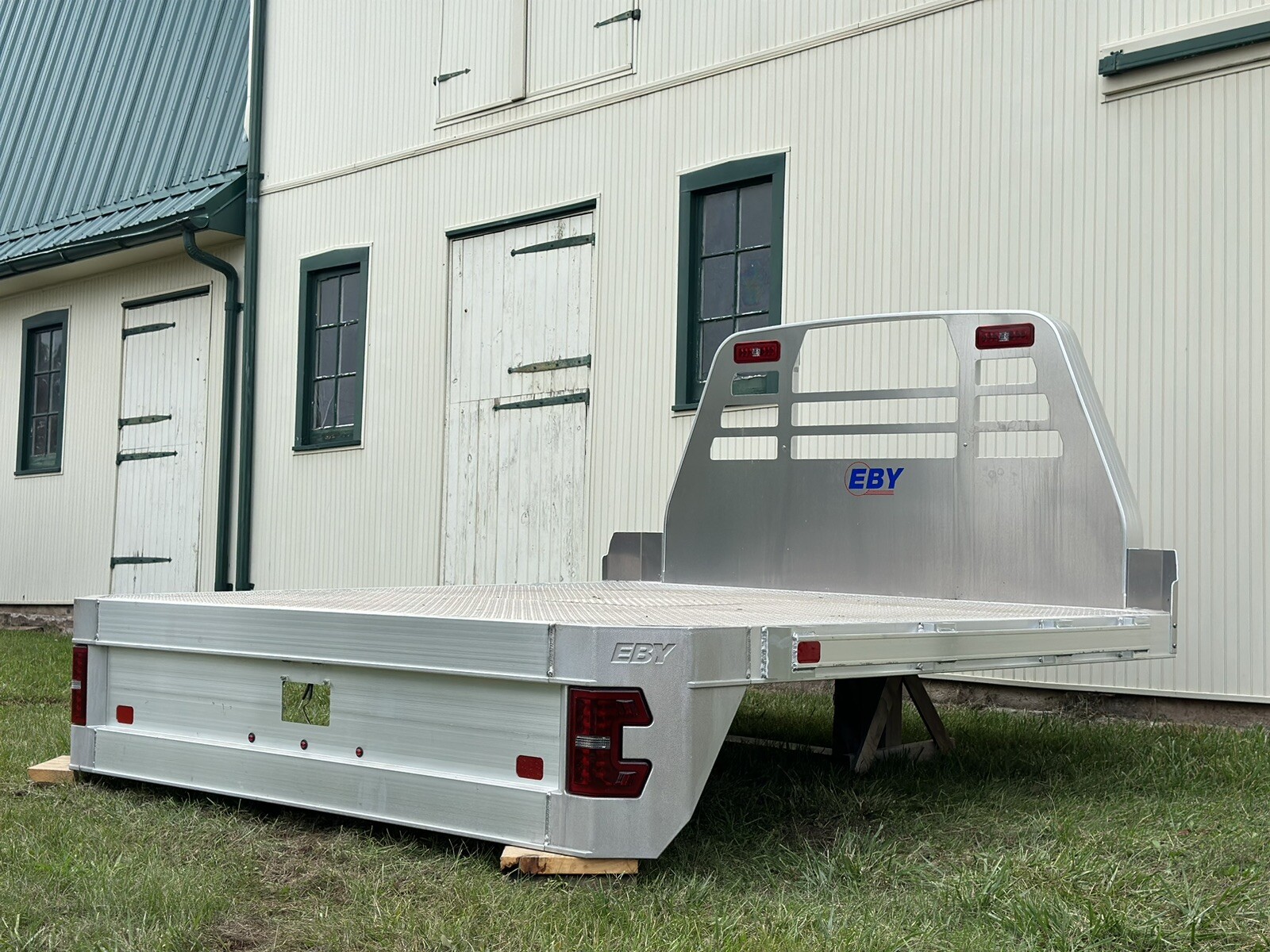 EBY ALUMINUM BIG COUNTRY FLATBED - 8'6" L x 101-1/4" W, 56" CA | eBay