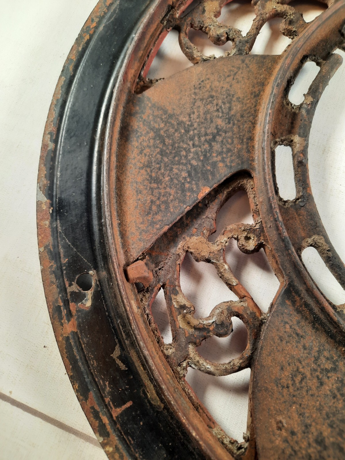 Antique IDEAL STOVER MFG Round 15 3/4" Cast Iron Heat Grate Register ...