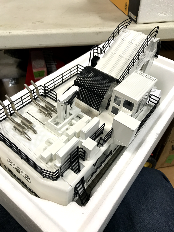 Liebherr R996 Hydraulic Face Shovel 1/50 Conrad 2811 | eBay