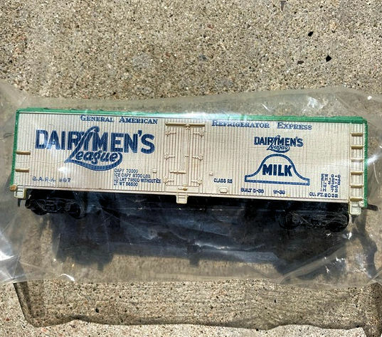 TYCO HO-SCALE DAIRYMEN S LEAGUE 40-FT REEFER CAR REFRIGERATOR EXPRESS ...