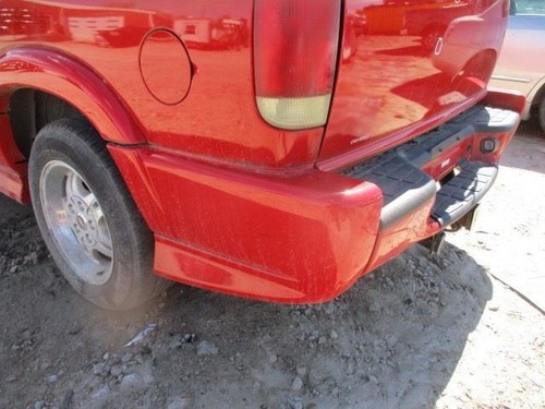 (LOCAL PICKUP ONLY) Rear Bumper 2 Door Xtreme Fits 01-05 BLAZER S10 ...
