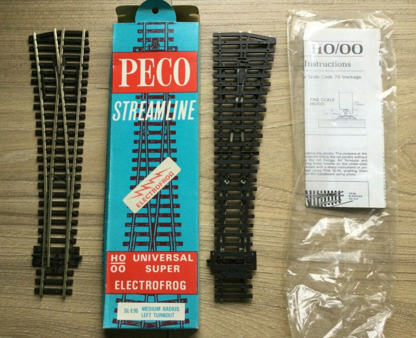 Peco 00 Boxed-Unboxed Streamline Code 100 Electrofrog Points - Choose ...