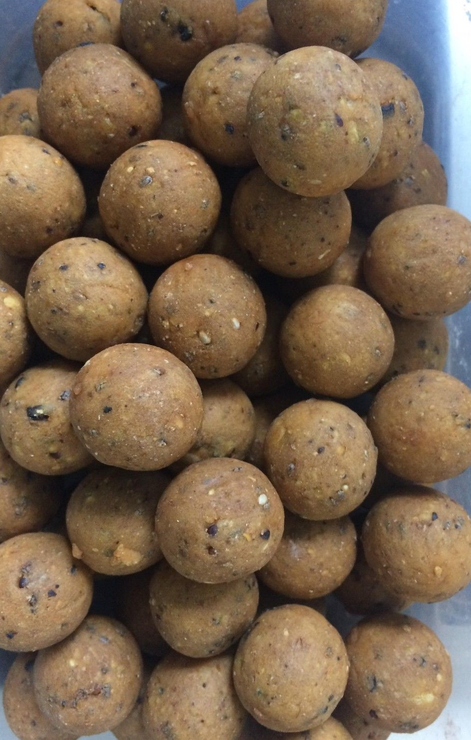 STICKY BAITS MANILLA SHELF LIFE BOILIES TASTER PACKS in 12mm, 16mm or ...