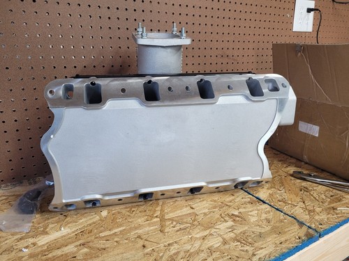Ford 351w 5.8 EFI Intake Manifold, Fuel Rail, Edelbrock 3847 Ultra Low ...