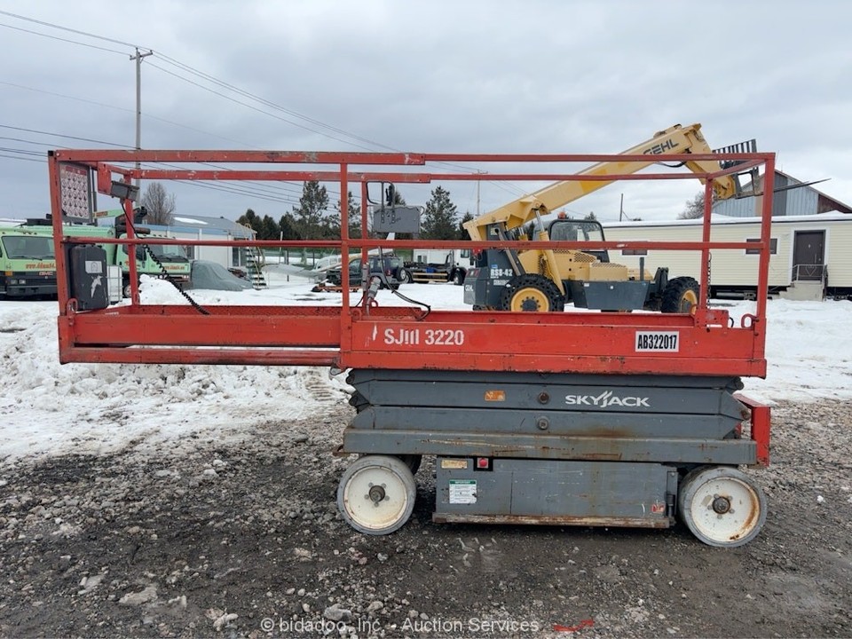 2015 Skyjack SJIII-3220 20' Electric Scissor Lift Man Aerial Platform ...