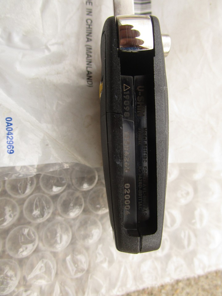 13504265 GM Chevrolet Chevy Remote Keyless Entry Uncut Key Fob | Black ...