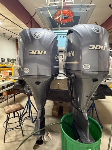 Twin 2017 Yamaha 300 Outboards DEC 4-Stroke 30" | eBay