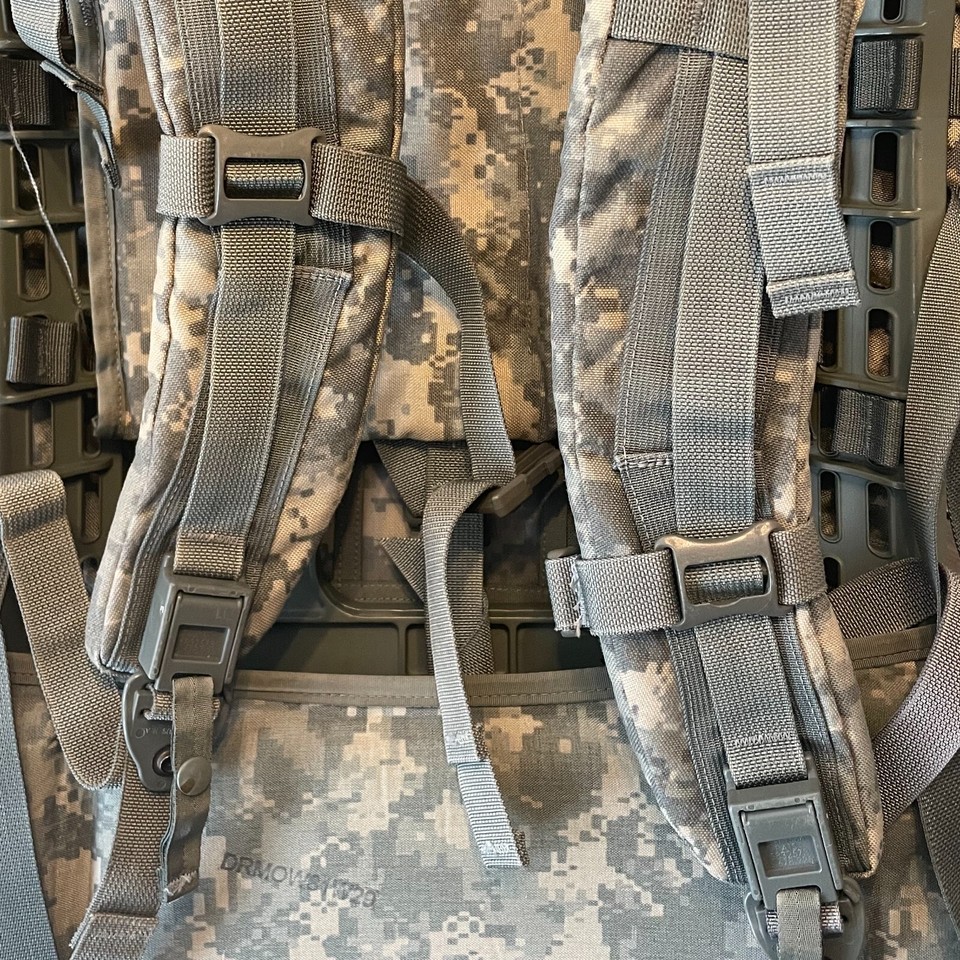Complete USGI MOLLE II Large Rucksack Field Pack Set Frame Pouches ...