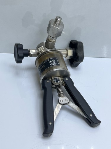 GE DRUCK PV212 HYDRAUILC PRESSURE PUMP 15000 PSI /1000 BAR WITHOUT BOX ...