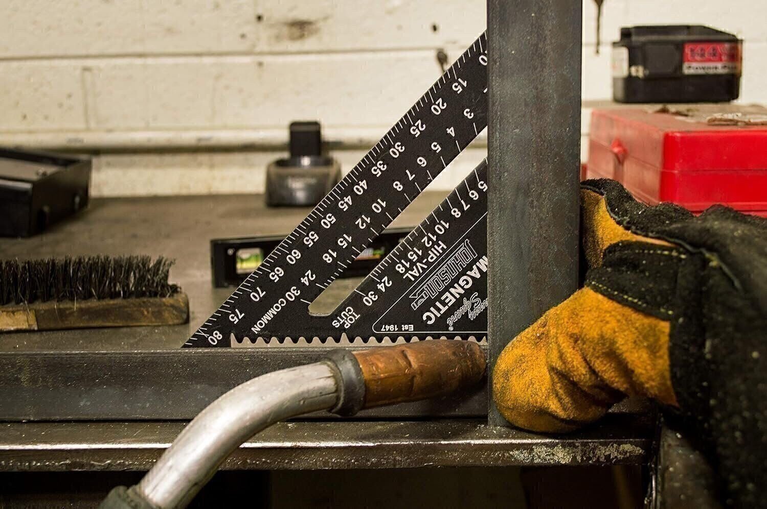 Johnson Level & Tool 1959-0700 Magnetic Johnny Square Professional Easy ...