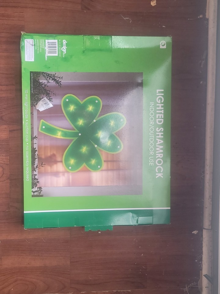 Lighted St. Patrick's Day Shimmer Shamrock Window/Wall/Door/Yard Decor ...