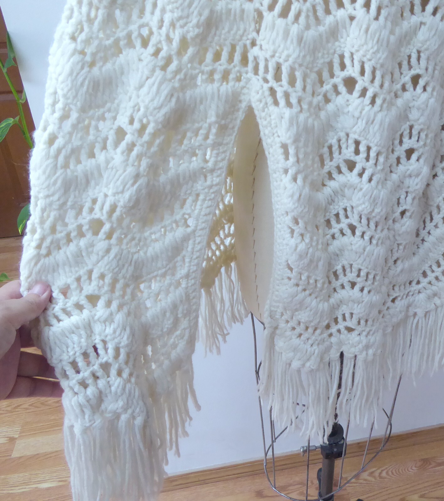 1970s Vintage long ivory bohemian crochet cape with f… - Gem