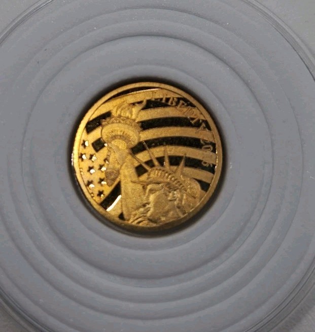 2016 Cook Islands Statue of Liberty Coin. 1/10 oz of .24 Gold .0239 AGW ...