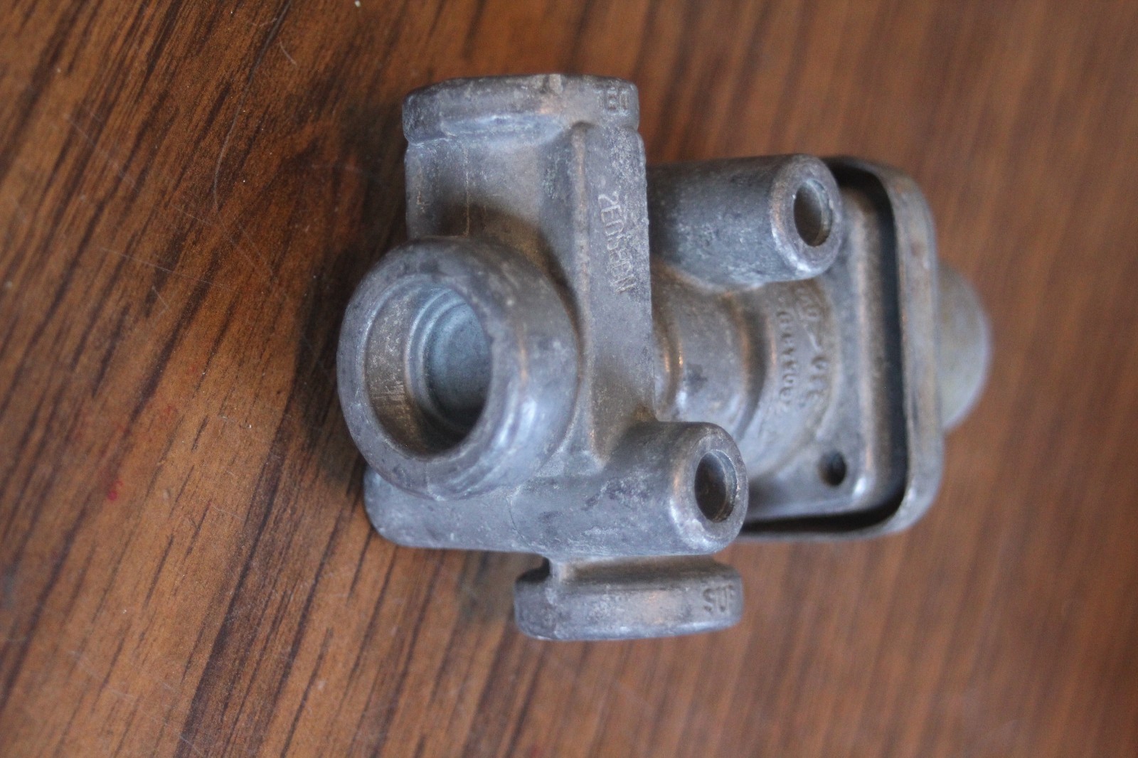 Bendix Air Manifold T-290548-B | eBay