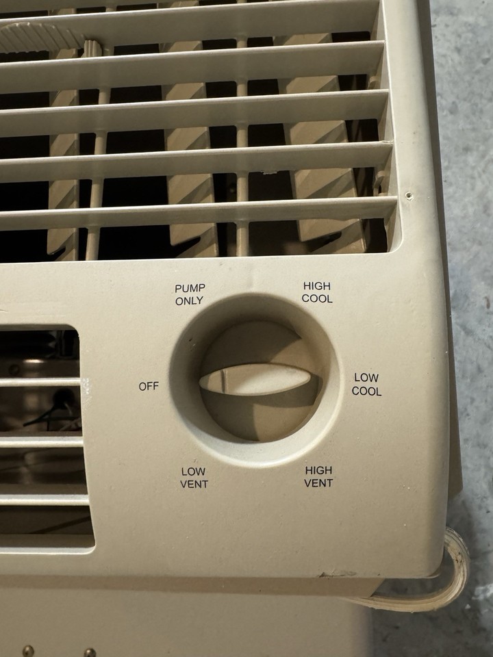 Window Evaporative Cooler Swamp 600 sq ft Champion Cooler 2800 CFM 2 ...