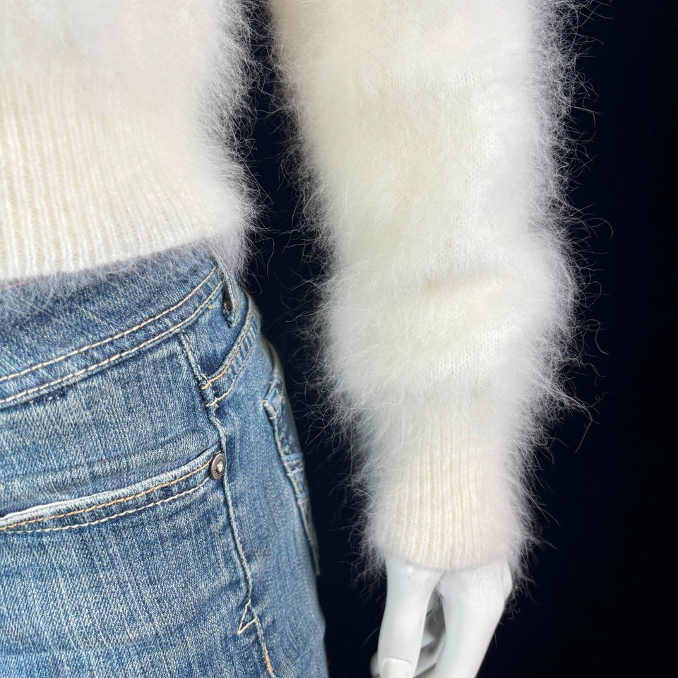 70% Angora Fuzzy Vintage LINE White Long-Sleeve Pullover Sweater 34 in ...