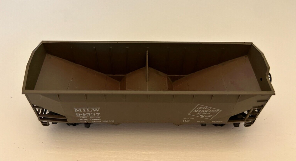 HO Scale 34’ Milwaukee 2 Bay Open Hopper MILW #94537 | eBay