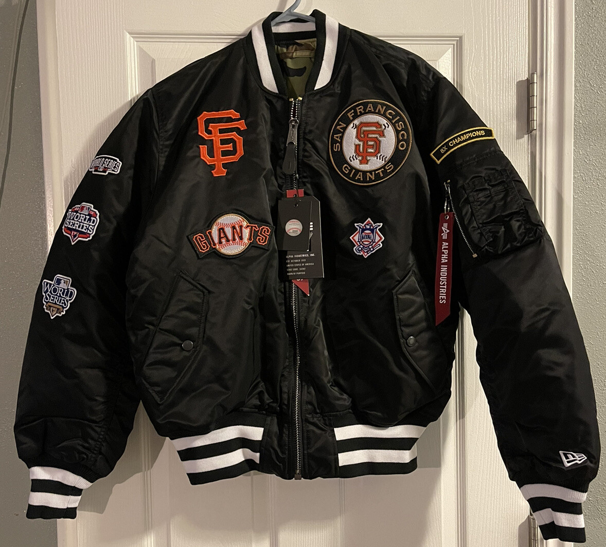 Alpha Industries x San Francisco Giants MA-1 Reversible Alpha Industries x San Francisco Giants MA-1 Reversible