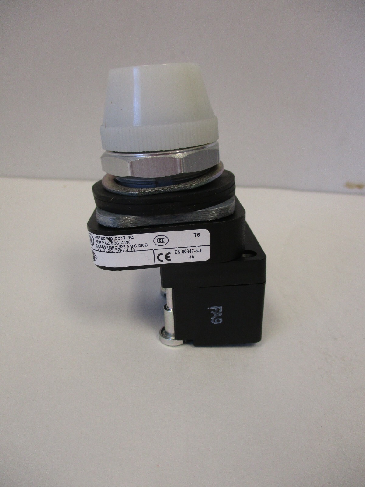 ALLEN BRADLEY 800T-QH2W WHITE ILLUMINATED PILOT LIGHT 12-130V AC/DC ...