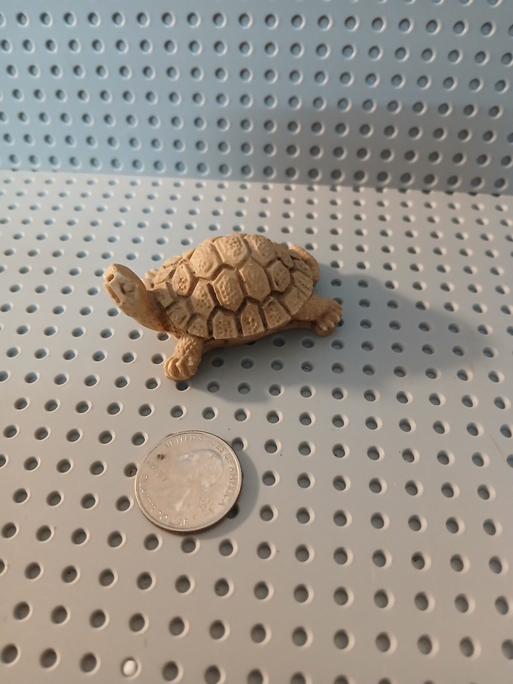 Amazing hand carved Stone turtle figurine ( not sure what stone) very ...