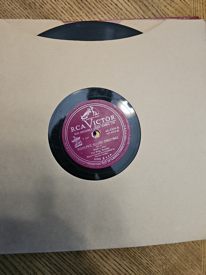 Vintage Record Album Book Filled With 10 Collectable Vintage 78 RPMs ...