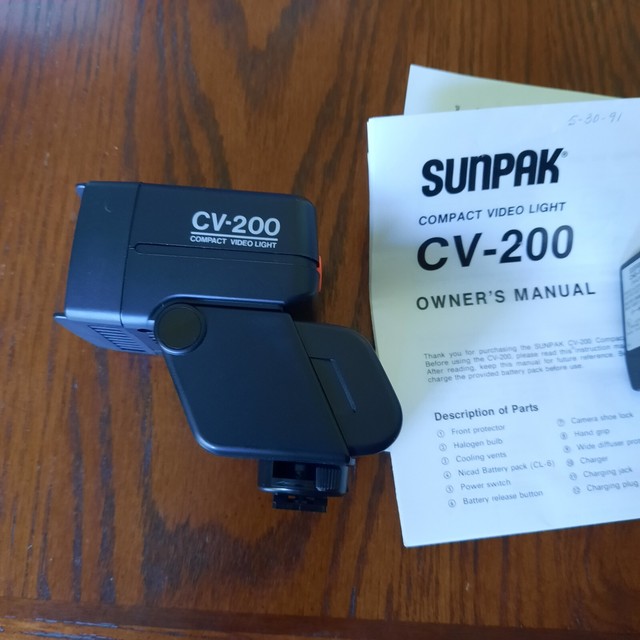 Sunpak CV-200 Compact Video Light With Charger & Owners Manual for sale ...