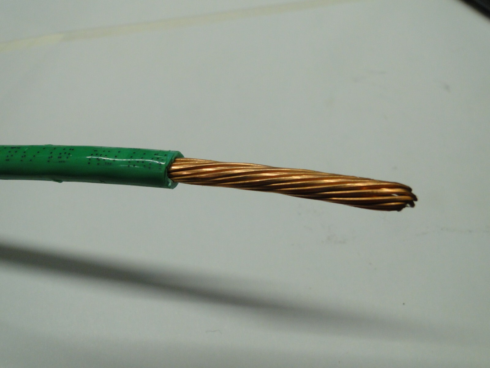 CERRO - 8 AWG Copper THHN THWN-2 Building / Grounding Wire Green / Per ...