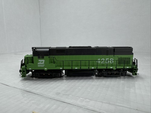 KATO Ho Scale Burlington Northern Diesel Locomotive Engine #4258 For ...
