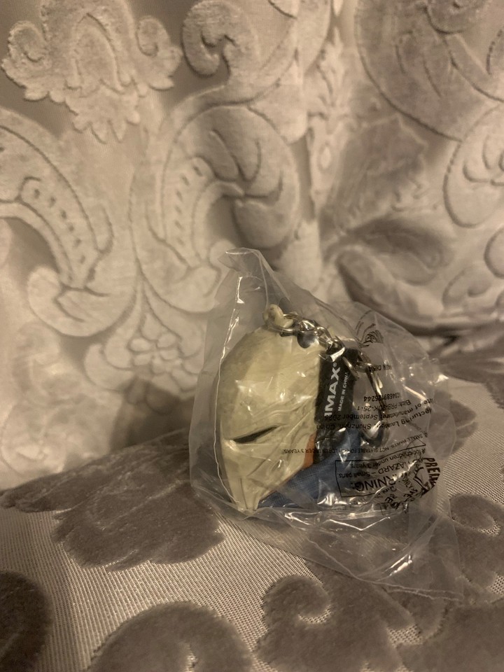 Predator Badlands Exclusive Popcorn Bucket Bundle and keychain In Hand ...