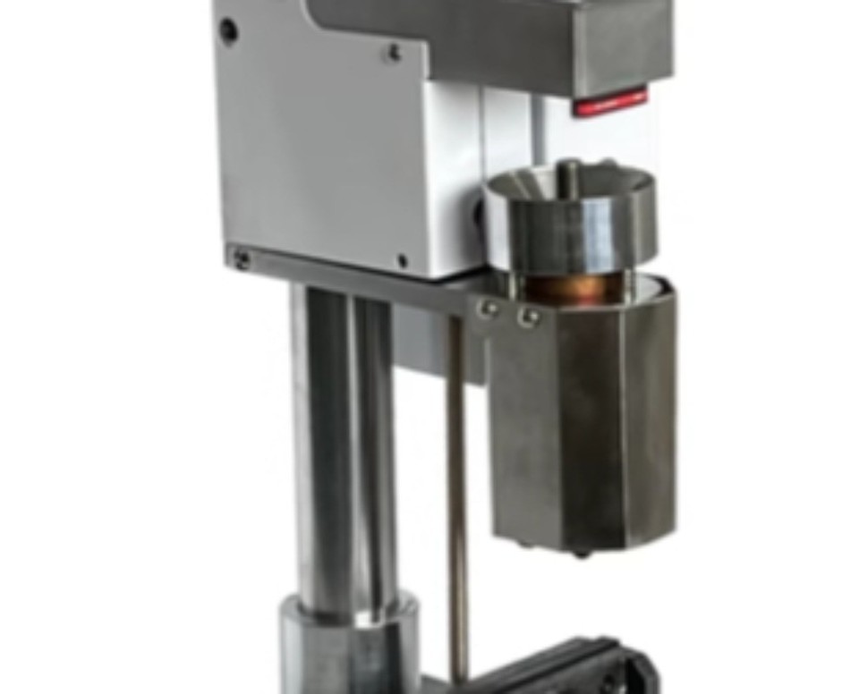 Compact Vertical Pneumatic Injection Molding Machine Desktop Molding ...