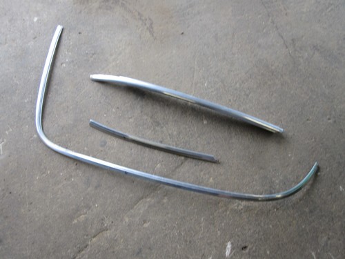 75-80 AMC PACER HATCHBACK LEFT REAR 1/4 WINDOW CORNER TRIM MOLDING OEM ...