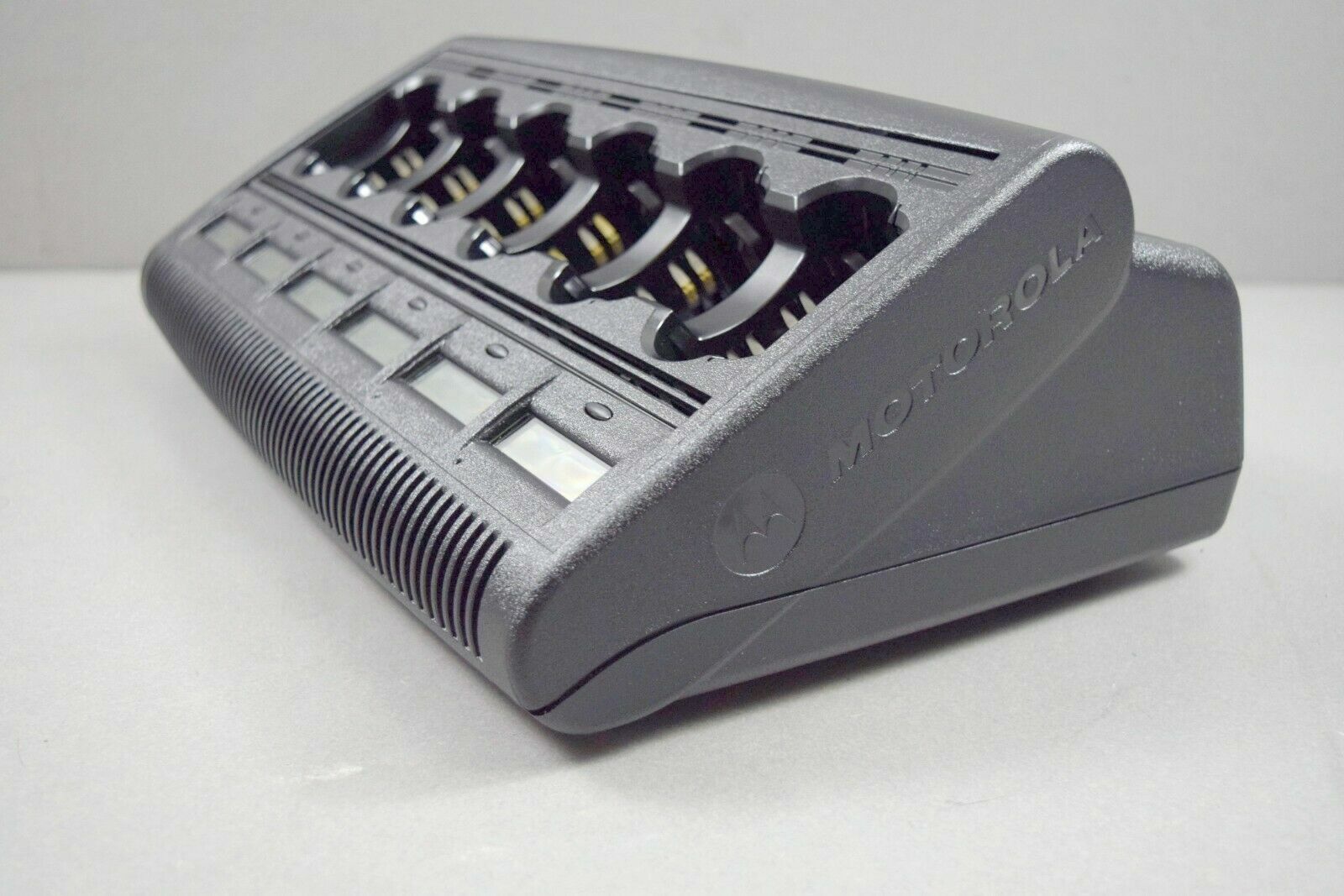 Motorola WPLN4127AR Impres 6 Bank Rack Charger for XTS5000 XTS2500 ...