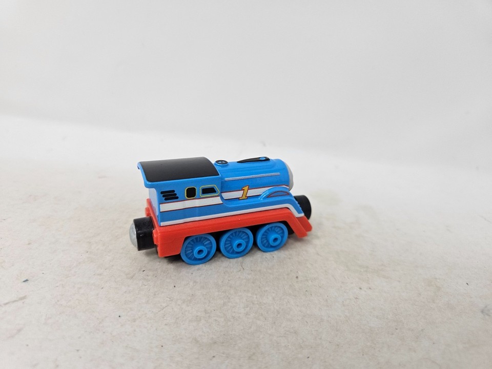 Thomas & Friends Diecast Streamlined Thomas Take Along N Play Tank ...