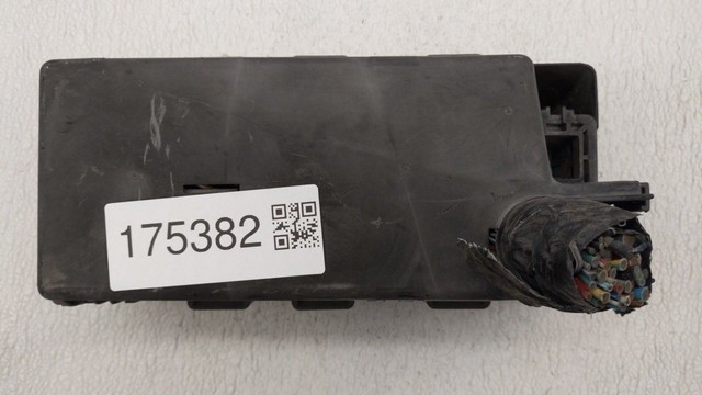 2005-2007 Ford Freestyle Fusebox Fuse Box Relay Module F6d8-14b176-aa ...