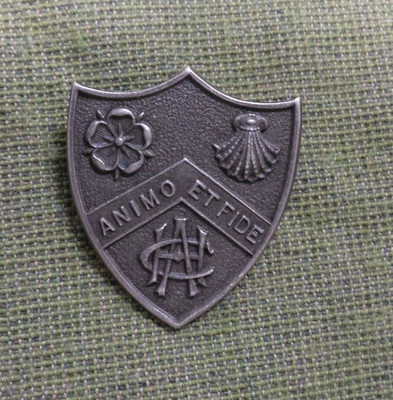 #D293. AVERY HILL TEACHERS COLLEGE ANIMO ET FIDE SILVER COLLEGE SHIELD ...